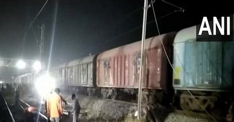 ओडिशा ट्रेन हादसा 19 ट्रेनें रद्द 20 का रूट डायवर्ट यहां देखें पूरा