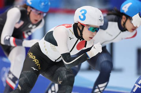 北京五輪の女子マススタート決勝で滑走…：スピードスケート 佐藤綾乃 写真特集：時事ドットコム