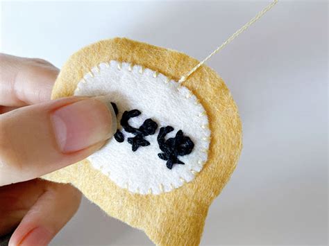 【無料図案】簡単！お名前ワッペンの作り方（フェルトの刺繍名札）│koshirau 拵う（こしらう）