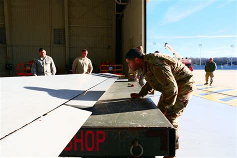 Dvids Images Team Jstars Conducts Maintenance On A E 8c Joint Stars