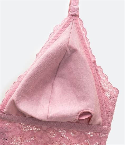 Sutiã sem Bojo e Aro em Renda Rústica Rosa