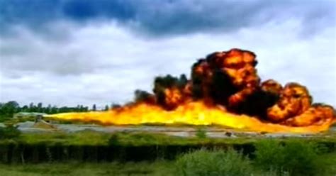 This Savagely Huge Flamethrower Was Actually Used In Ww1 Huffpost Uk Tech