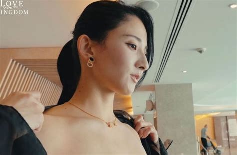 2ページ目 「エロくない？」1番モテる極上ボディの美女、ギリギリすぎるビキニ姿に男性たちが大興奮 恋愛 Abema Times