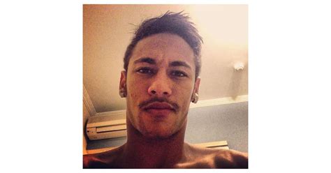 Apesar De Não Usar Muito Neymar Também Fica ótimo De Bigode Purebreak