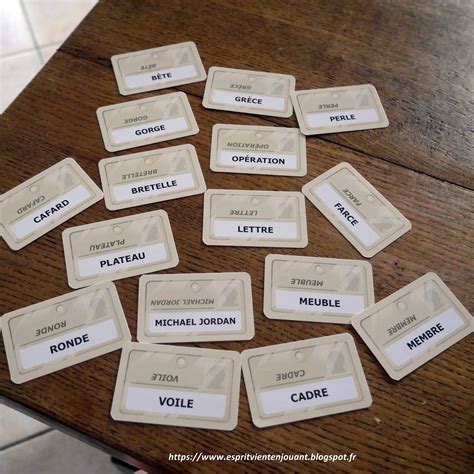 L Esprit Vient En Jouant [jeu] Code Names Un Jeu D Association D Idées {iello}