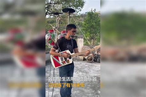 【贵州】有采访【男子同时操作7种乐器演奏《我和我的祖国》为祖国庆生：练了10年想用自己的方式祝祖国繁荣昌盛】祖国操作方式祝