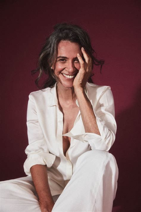 Aos 73 E Com Nova Turnê Simone Faz Balanço Dos 50 Anos De Carreira