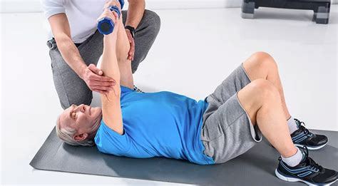 A importância da fisioterapia na terceira idade Clínica Iotera