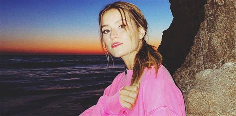 Rosie Darling Releases Stripped Down Version Of Viral Debut Hit Coping