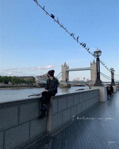 Bts Community Post 지민씨 오늘도 연결되는 하늘을 바라보며 당신을 생각하고 있었어요🎈 몸조심하고 건강하게 지내길 기원합니다🫂💜 그리고 따뜻하게 입고 감기