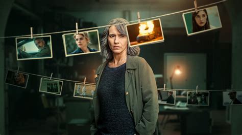 사라 그림자 속의 여자 넷플릭스 공식 사이트