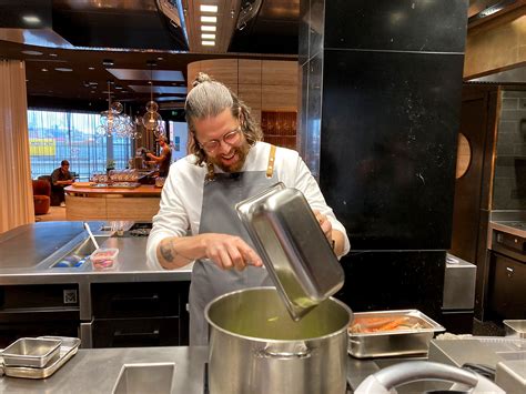 Kitchen Impossible Philipp Vogel drängt Tim Mälzer in den Rückstand