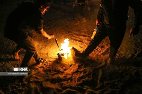 تصاویر مراسم عزاداری با زنجیر آتشی مراسمی با قدمت ۲۰۰ ساله قبل از طلوع خورشید روز عاشورا