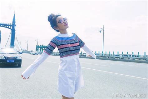 丸子頭的女神李冰冰一身淺色系服裝靚照，小妞美翻了 每日頭條