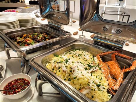 บุฟเฟต์ซีฟู้ดมื้อค่ำ ห้องอาหารthe Berkeley Dining Room ราคาแบบนี้พลาด
