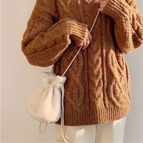 더블유엠 뽀글뽀글 양털 복조리 데일리 미니 뽀글이 미니백 여성 크로스백 겨울 가방