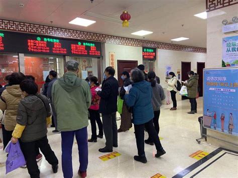 记者暗访南昌部分医院疫情防控情况：市第九医院“1米线”距离成摆设凤凰网江西凤凰网