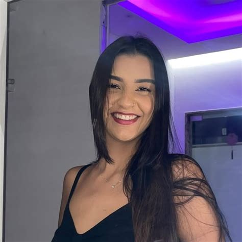 Raphaela Menezes Raphaela Menezess • Threads Say More