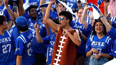 Duke Fan Shanks Guest Fg Attempt Sends Missile At Bystanders