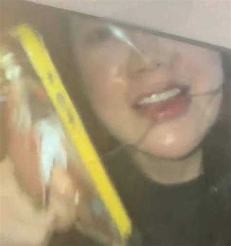 保时捷女司机撞车后续，身份曝光 百万粉丝网红，杭州公安评论沦陷 知乎