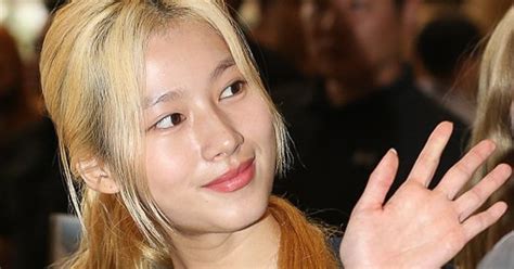 [포토] 트와이스 사나 상냥한 팬서비스
