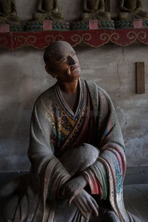 Escultura De Arcilla De Madera Del Hueso De Arhat Dinasta De La Canci