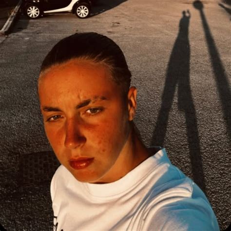 B A R B A R A Barbara Abate • Threads Say More