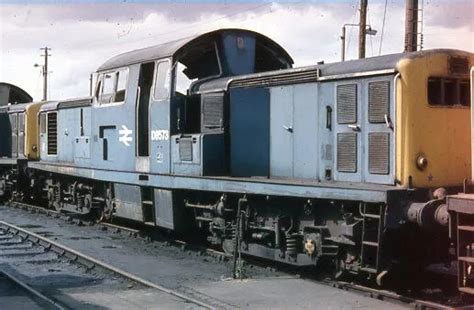 Original Colour Slide Of D8573 Br Class 17 Clayton Diesel Loco £7 50