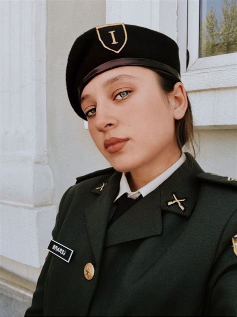 ვინ თქვა ქართველ გოგოს სამხედრო ფორმა არ უხდებაო