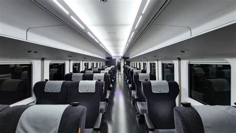 台北｜emu3000新自強號騰雲座艙｜台鐵也有商務艙哦！ 日日散策