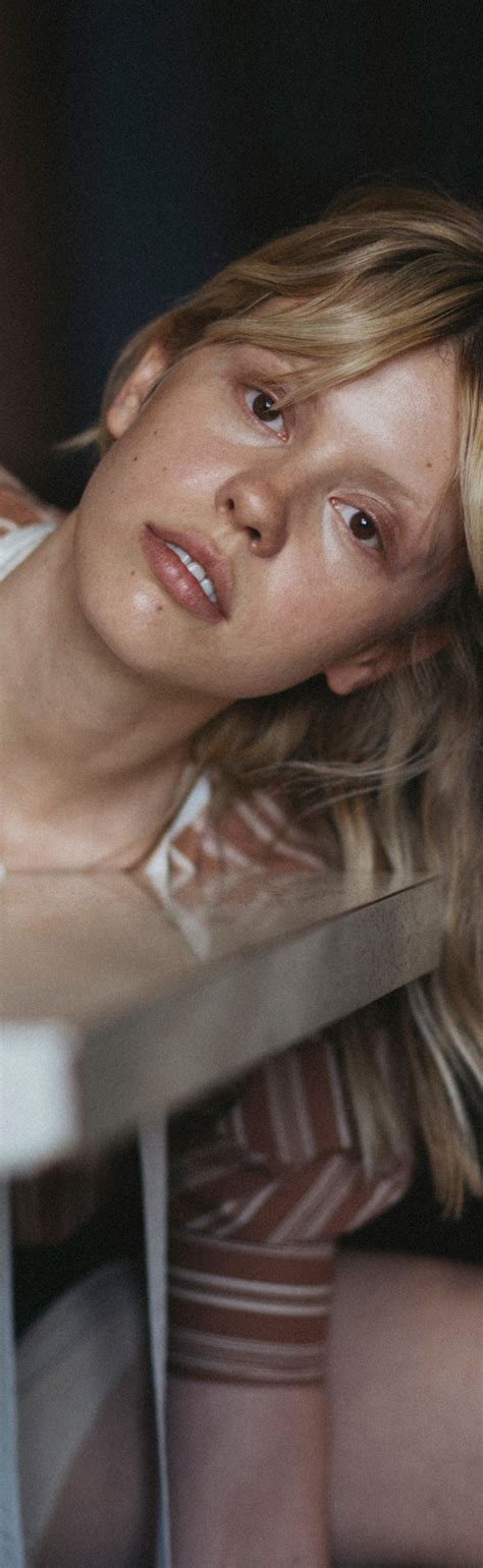 X Resolution Actress Mia Goth X Resolution Wallpaper Wallpapers Den