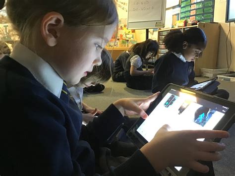 Holy Trinity Primary School Learning About Different Technology In Year 2