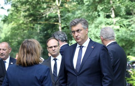 PlenkoviĆ ‘odajemo Počast Hrabrim Hrvatskim Antifašistima Svrstali Su