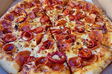 Pizza Hut Spicy Lovers Pizza Review Finally A Chain Pizza With The Perfect Amount Of Heat
