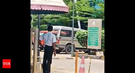 Eow Raids Chennai Firm In Fraud Case Chennai News Times Of India