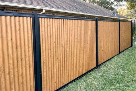 Build A Decorative Privacy Fence The Easy Way Privacy Fence Ideas