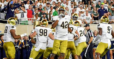 Notre Dame Beats Up On Michigan State For A 38 18 Win One Foot Down