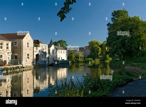Kennet And Avon Canal Widcombe Bath Somerset England Uk Stock