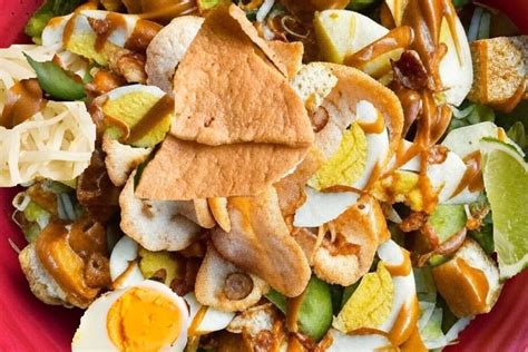 Gado Gado Indonesian Vegetable Salad With Peanut Sauce