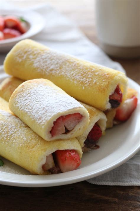 딸기롤 프렌치토스트