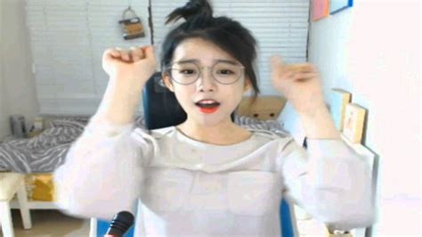 모아영상 아이유 닮은 꼴로 유명한 Bj철옥이의 Boo Youtube