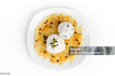 디저트 흰색 배경에 Roti 튀긴된 탑 특 종 Choccolate와 Ped 칩 아이스크림 0명에 대한 스톡 사진 및 기타 이미지