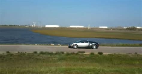 Idiot Crashes Bugatti Veyron Into Lake Pictures And Video