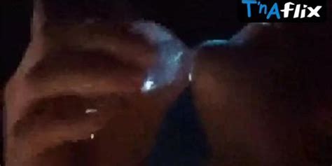 Jessica Harmon Bikini Scene In Fear Island Tnaflix Com