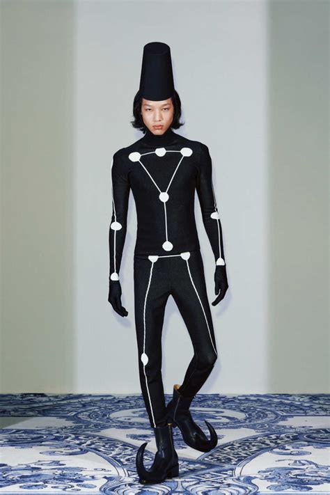 Xander Zhou Pro Presents His New Ss25 High Tech Couture Collection