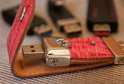 Voor Het Eerst Toeslag Op Usb Stick En Wearables Emerce