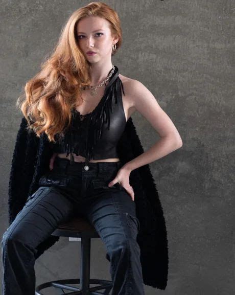 Pin By Notthatkindofangel On Favorite Francesca Capaldi Pics Red Hair
