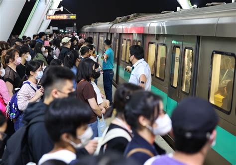台中巨蛋跟風blackpink預算倍增？盧：比新竹球場錢多3倍客氣 城市學