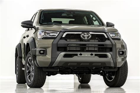 Industria auto își continuă declinul Criza cipurilor și cum este