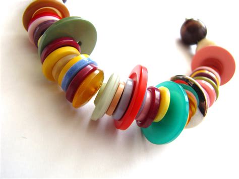 Retro Button Necklace Tutorial Buatkalunggelang